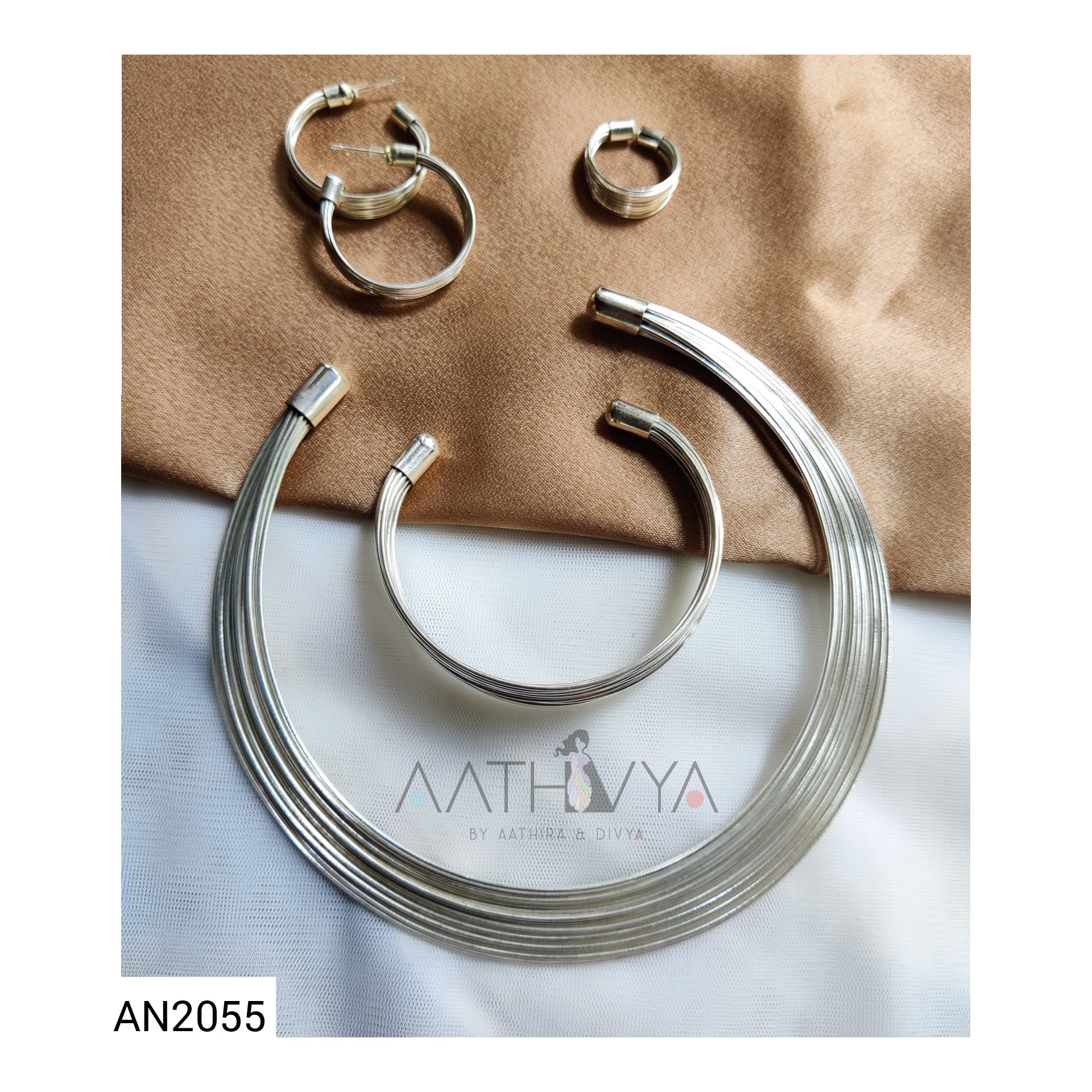 SILVER – Aathvya